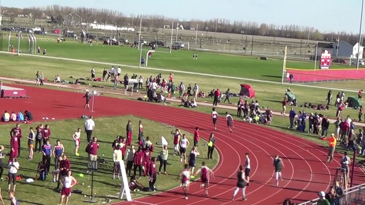Fargo Davies Relay Track Meet 2017-Boys 8x200 - YouTube