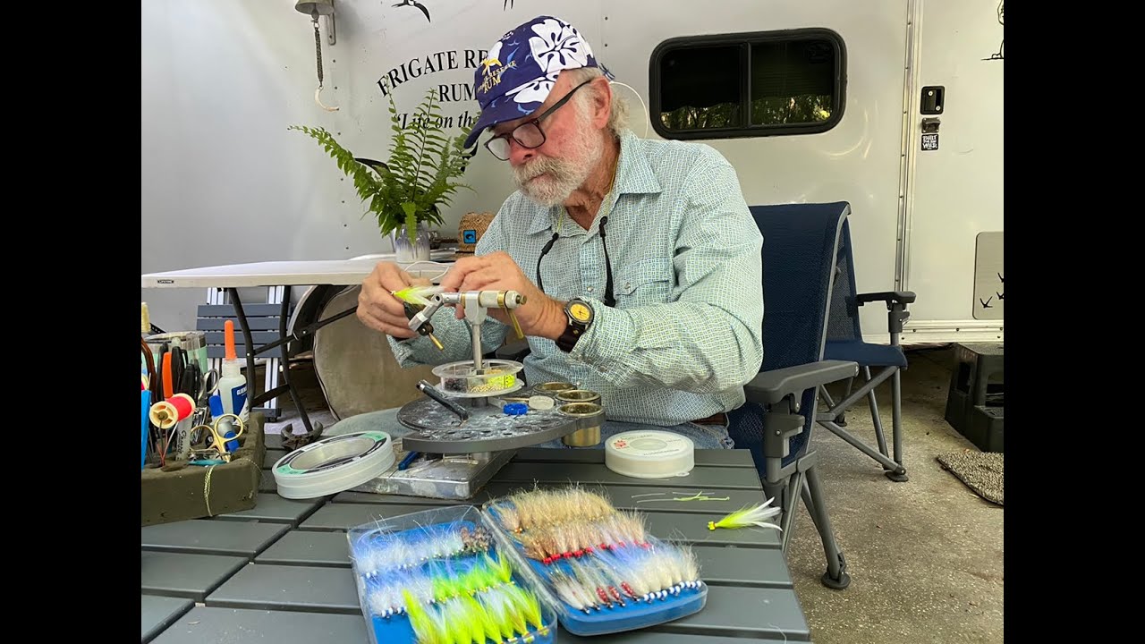 Flip Pallot - How To Add A Weed Guard To Saltwater Flies - YouTube