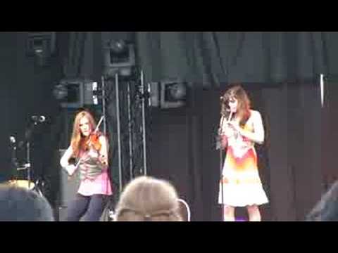 Surrey Fusion Festival -The Cottars Traditional celtic grou - YouTube