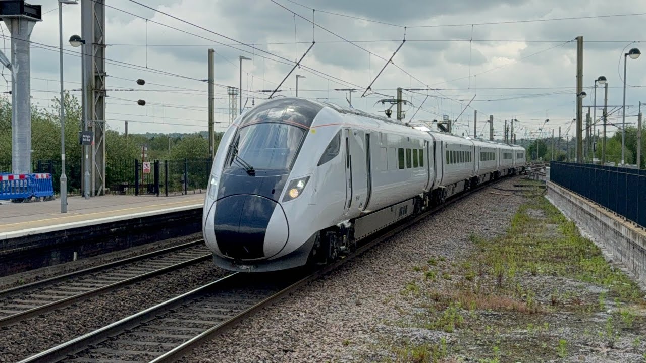 Avanti 805002 on test, WCR 37’s haul 1 MK2 coach + freight ...