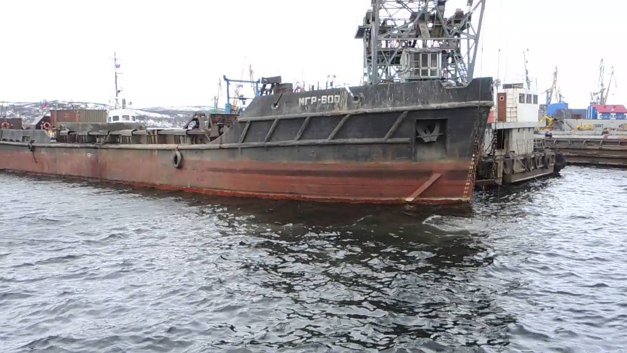 Dredging the Murmansk harbour - YouTube