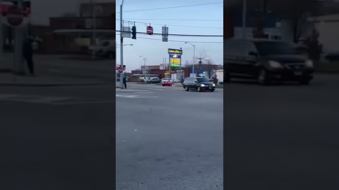 Dodge Viper wrecks leaving Dayton car meet #viper #wreck #racing - YouTube