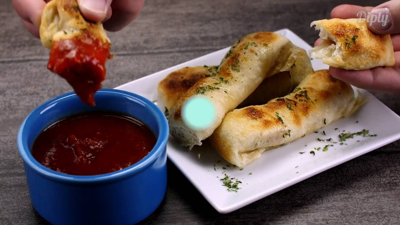 Delicious Cheesy Pizza Sticks! - YouTube
