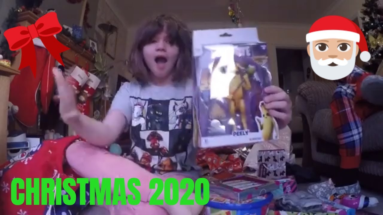 OUR CHRISTMAS 2020 - OPENING THE PRESENTS... - YouTube