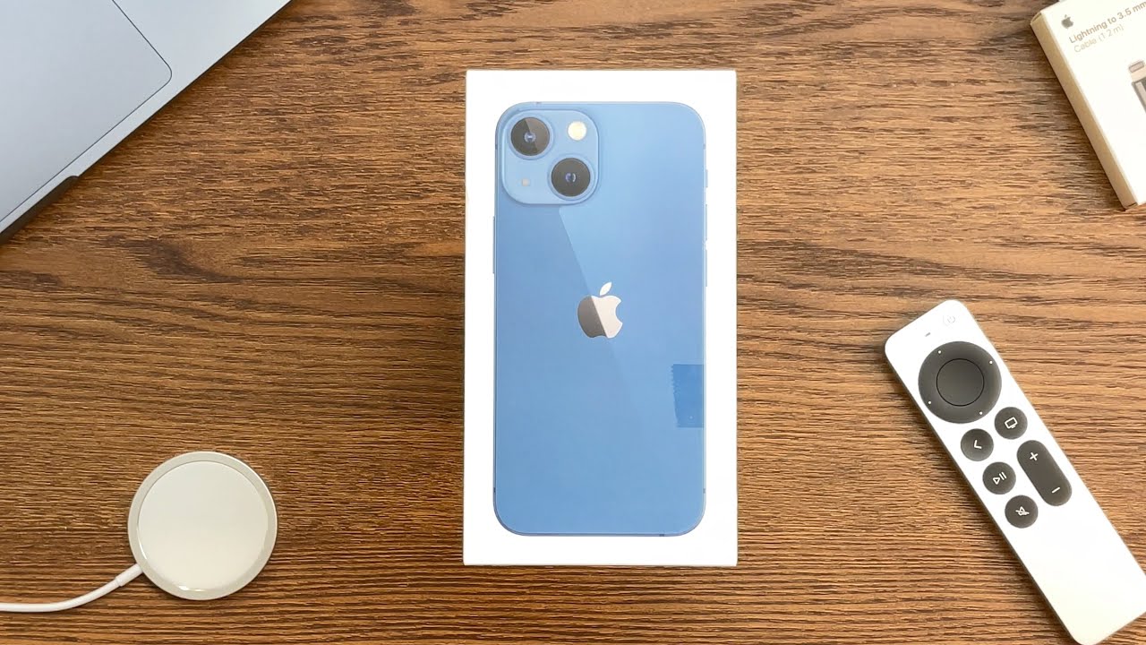 Apple iPhone 13 mini - Dieses Ding ist winzig! - YouTube