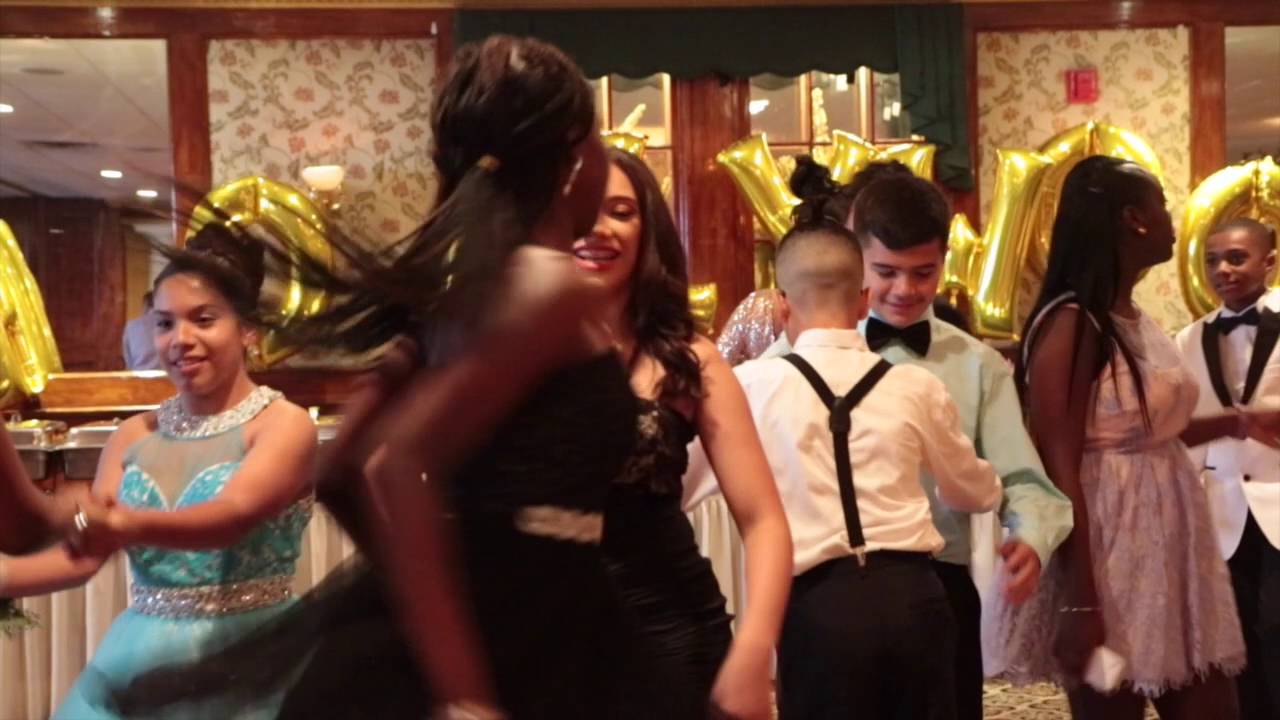Eighth graders show their dance moves at prom - YouTube