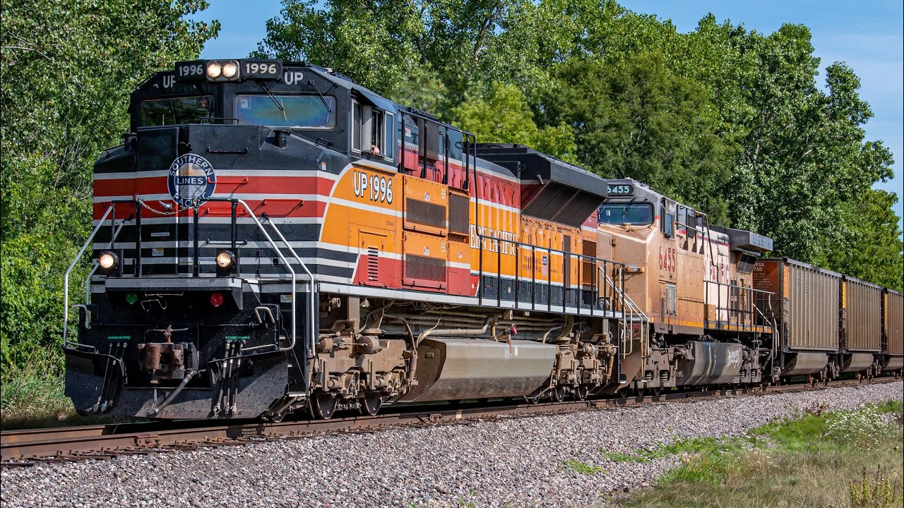 UP 1996 (SP Heritage) Leads empty coal train down Kenosha Sub - YouTube