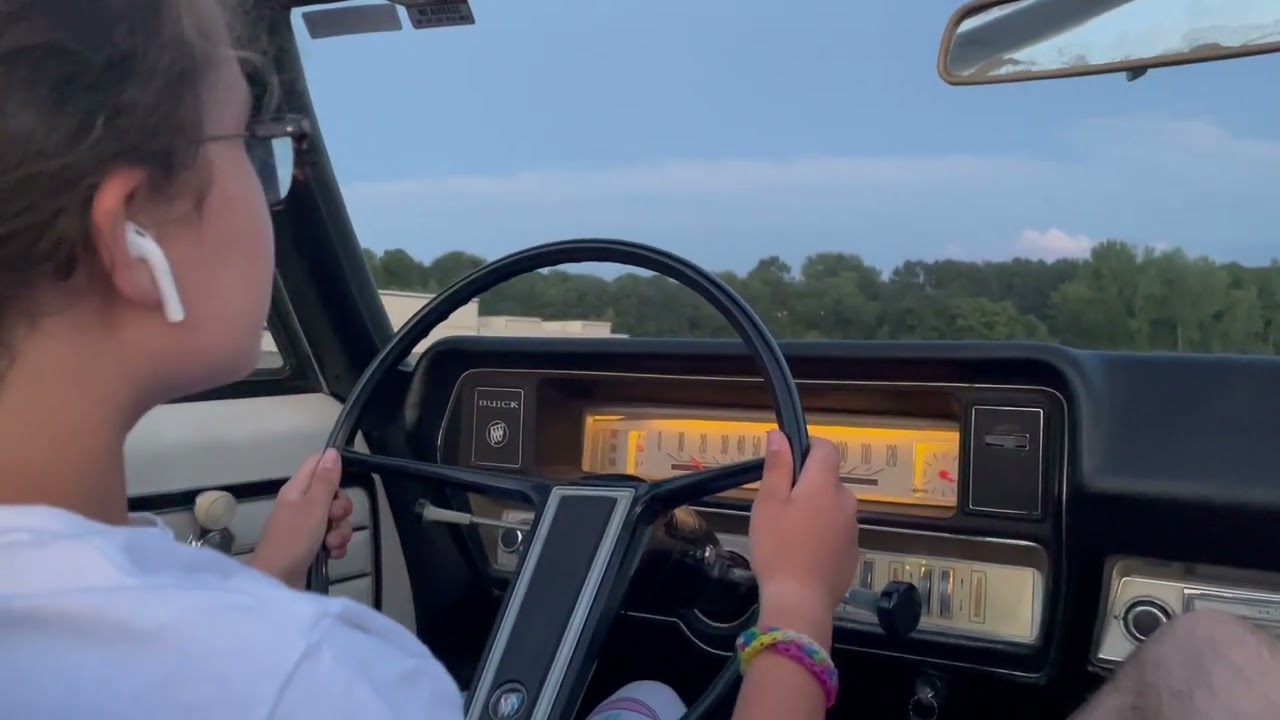 First driving lesson - YouTube