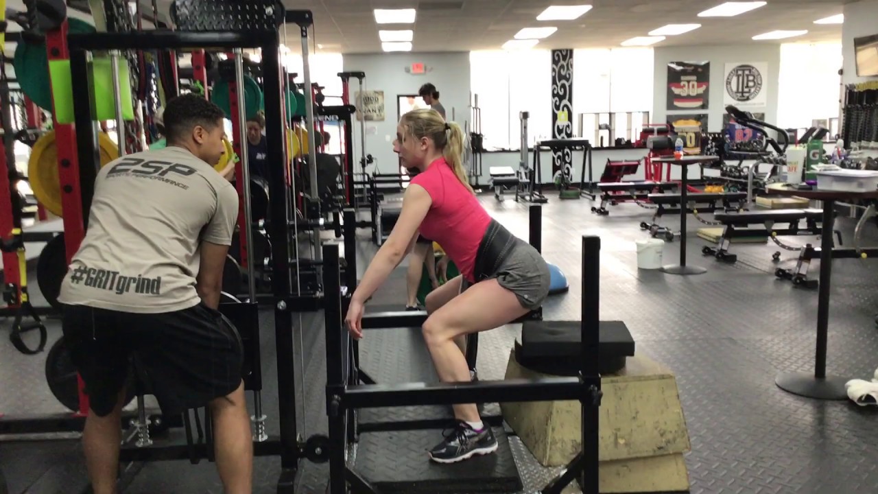 Belt Squat to box - YouTube