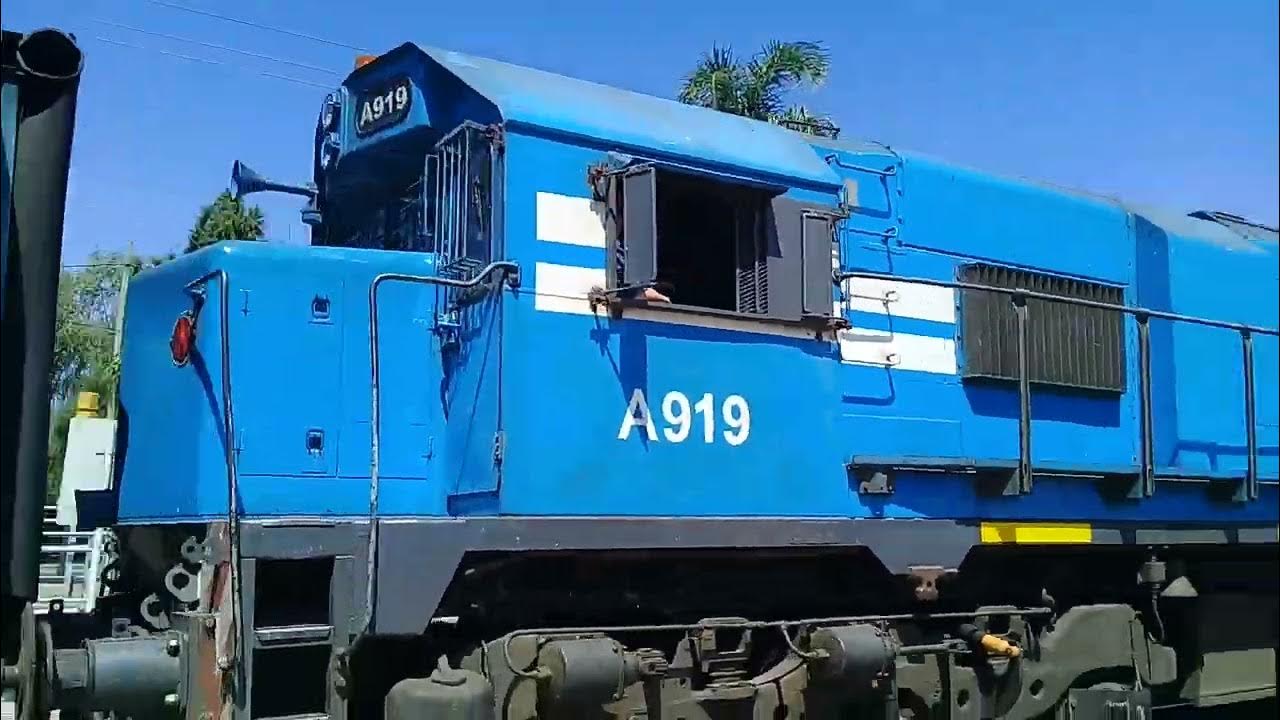 emd gt 22 cw #a919 alos bozinacos pasando la estacion ezeiza con destino cañuelas - YouTube