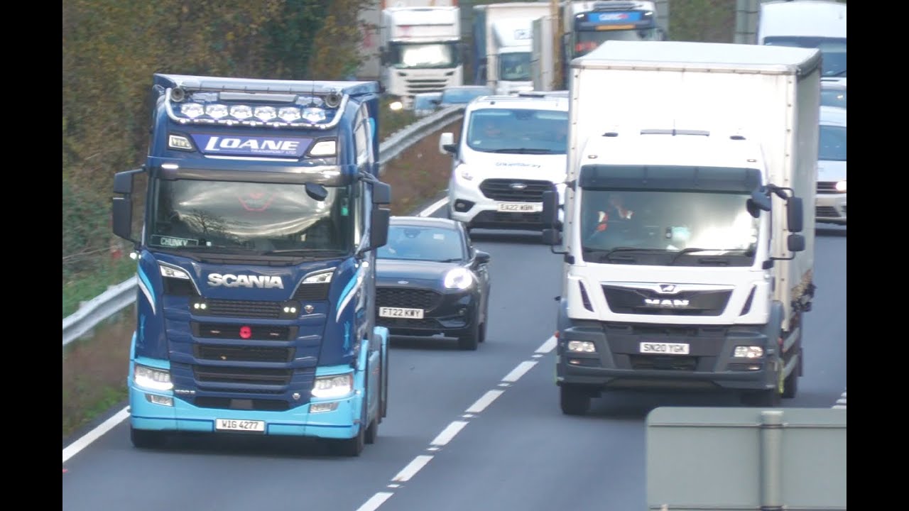 SCANIA 580S V8 - LOANE Transport Ltd. - A1(M) motorway truck spotting ...