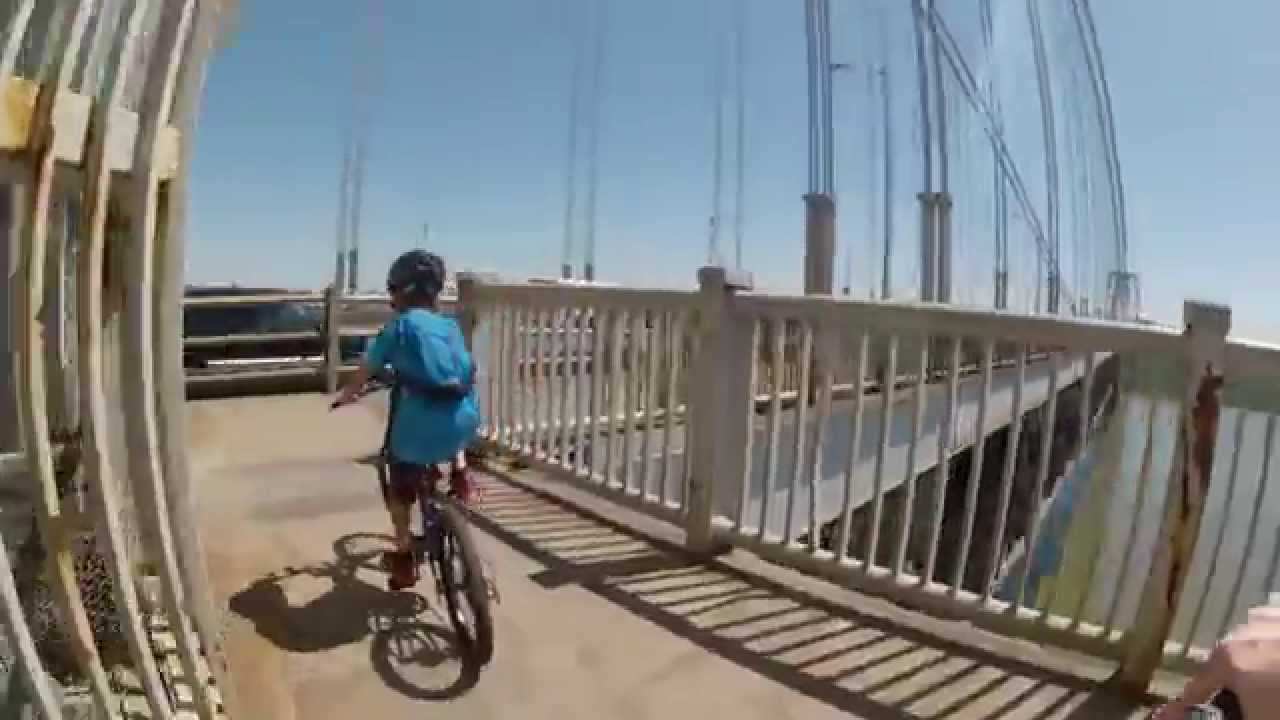 Bike riding on the GW bridge. - YouTube