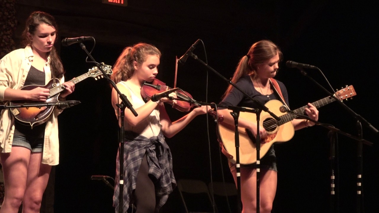 Fernandez Sisters cover How High the Moon at Hoppin John - YouTube