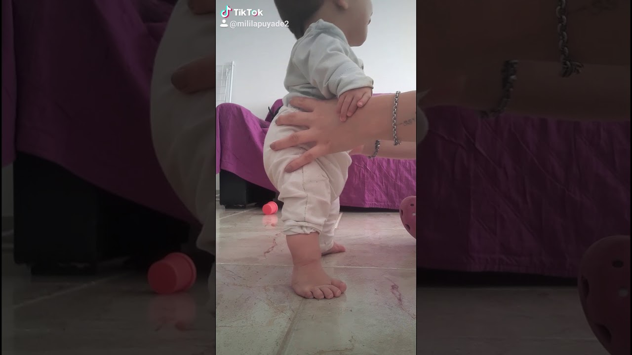 Aprendiendo a pararse - YouTube