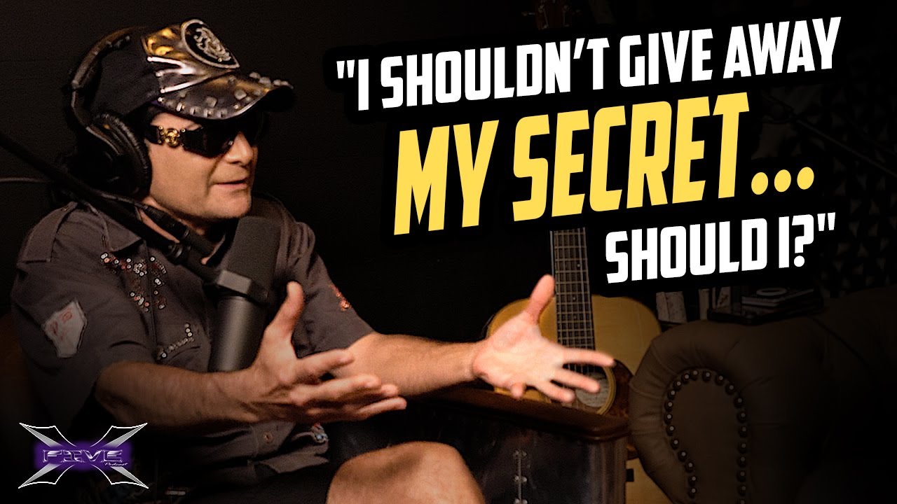 How Corey Feldman Changes His Entire Outfit in 15 Seconds - YouTube