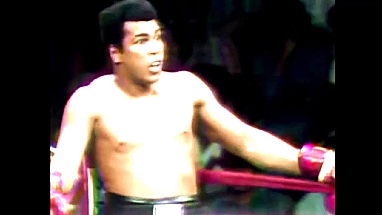 Dodged 21 Punches In 10 Seconds ! The Incredible Speed of Muhammad Ali ...