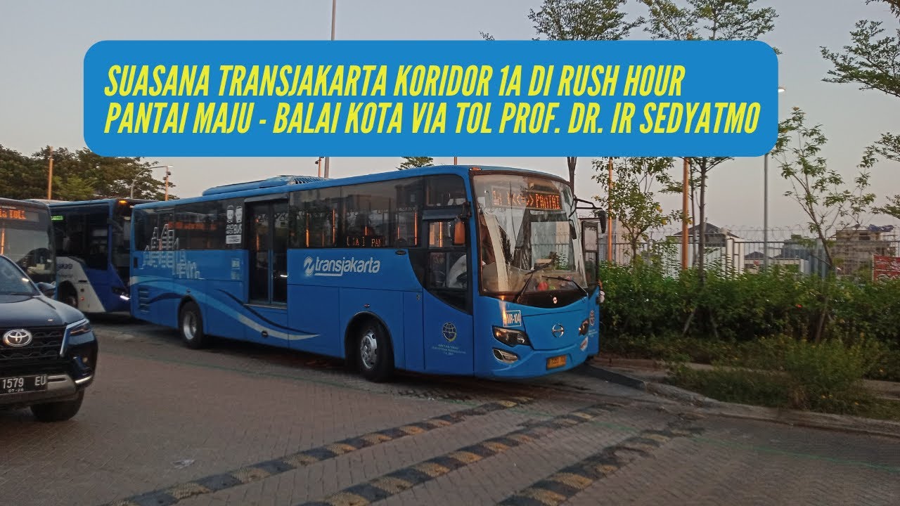 Suasana di Jam Pulang Kerja Naik TransJakarta Koridor 1A Pantai Maju ...