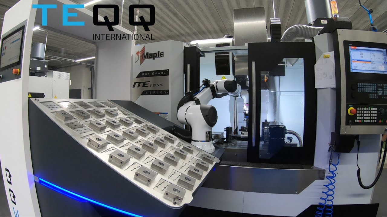 TEQQ Cobot Handler, working on a Maple ME 1055 - YouTube