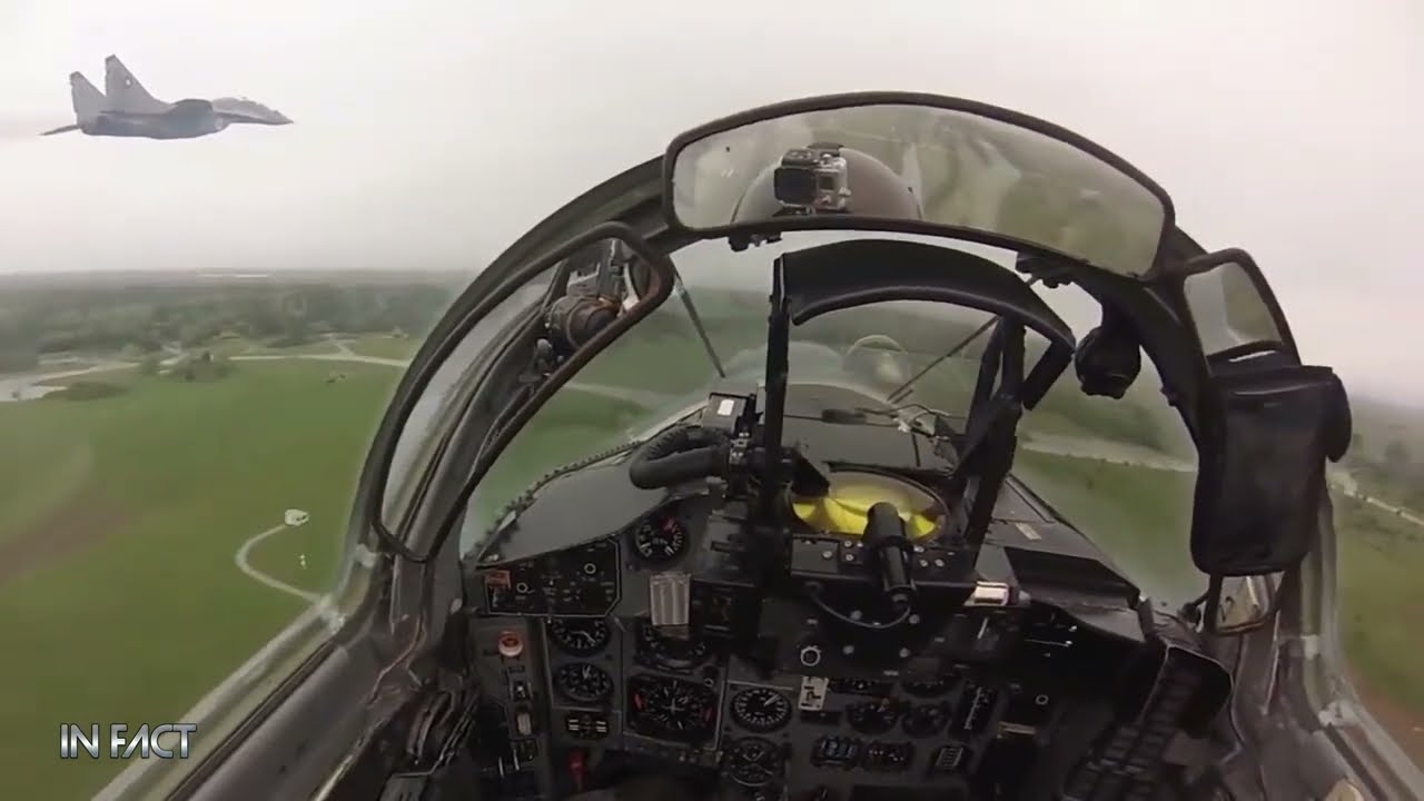 Crazy Action MiG-31 Pilot Intercepts Supersonic Missile At Full Speed ...