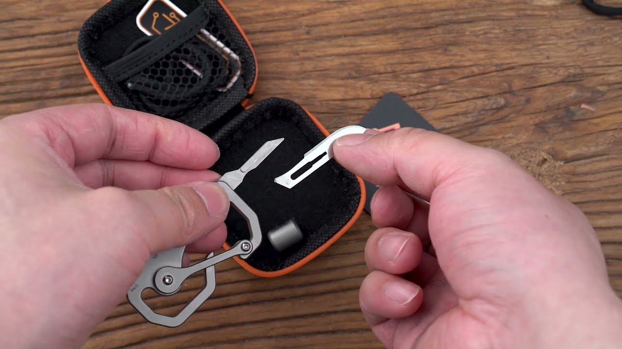 KeyUnity KU00 Titanium Quickdraw Carabiner with Folding Knife - YouTube