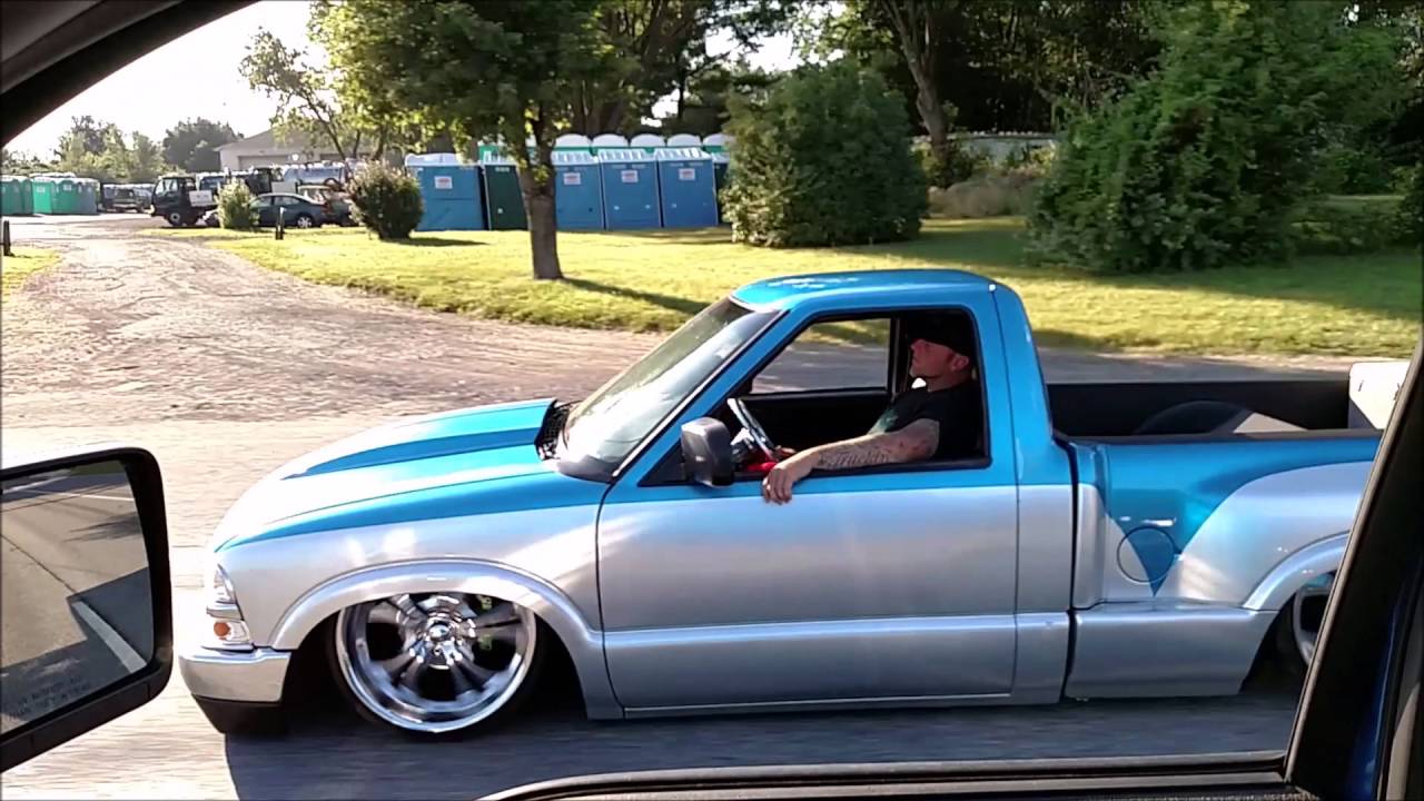 body dropped s10 skating - YouTube