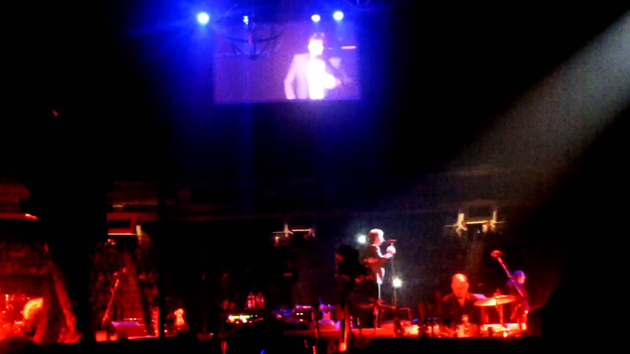 Josh Groban | Brave (Live @ Toyota Center, Houston) - YouTube