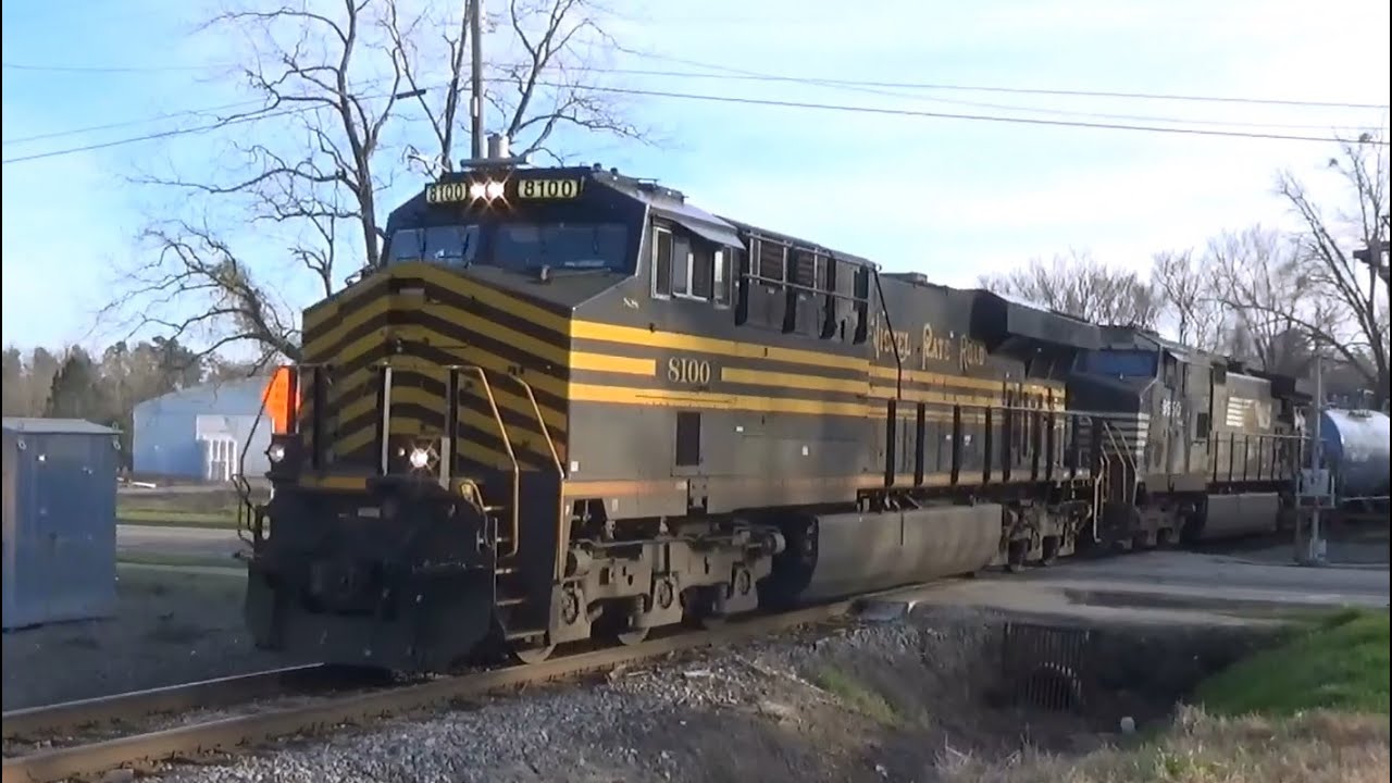 NS 8100 NKP Heritage Unit Leading NS 192 on NS Augusta District - YouTube