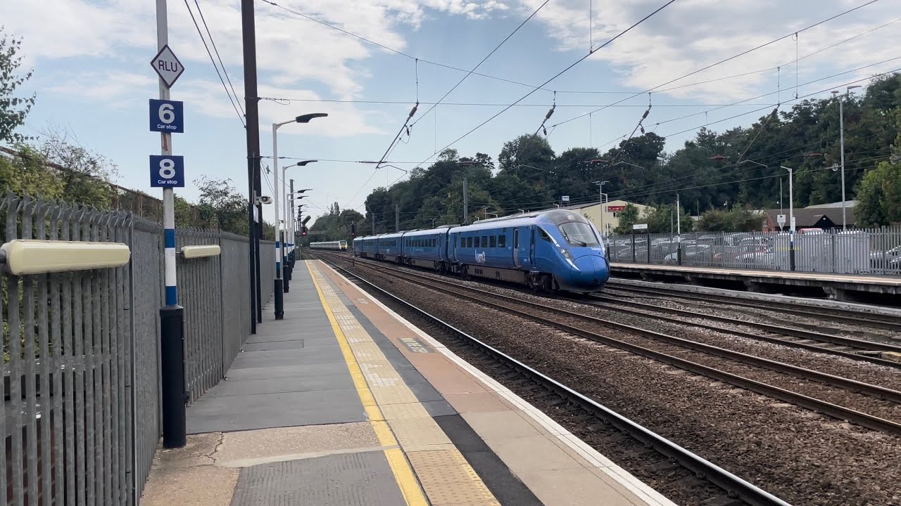 Trains at Hitchin - YouTube