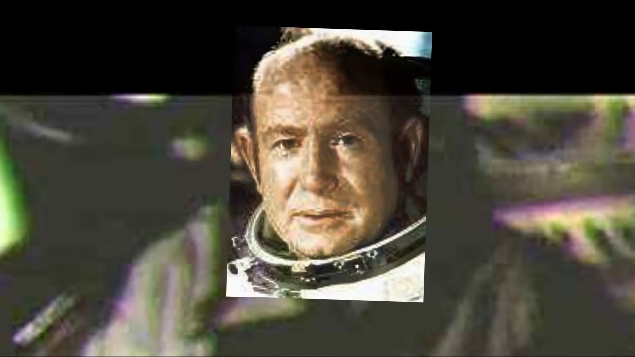 Apollo 20 Crew Discover Female Alien on Spaceship on the Moon! - YouTube