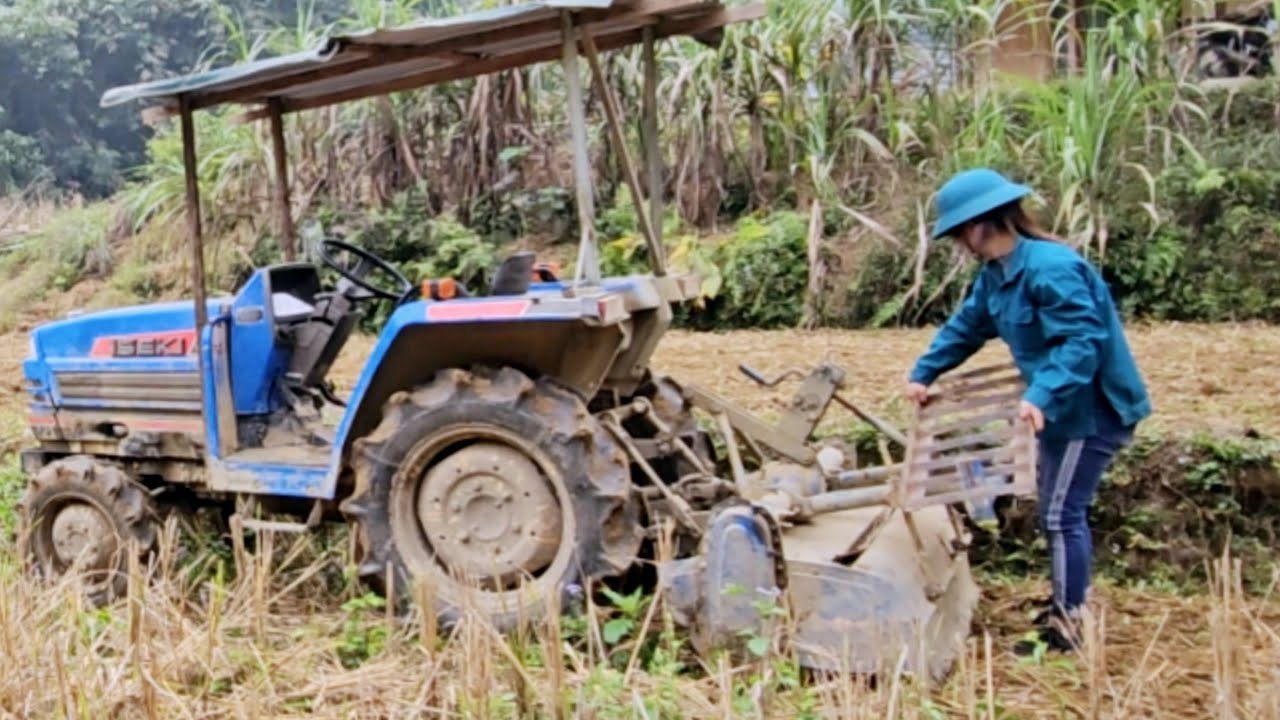 The girl helped the disabled man with the vegetable garden. - YouTube