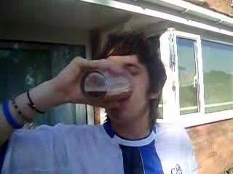 downing a pint in one - YouTube