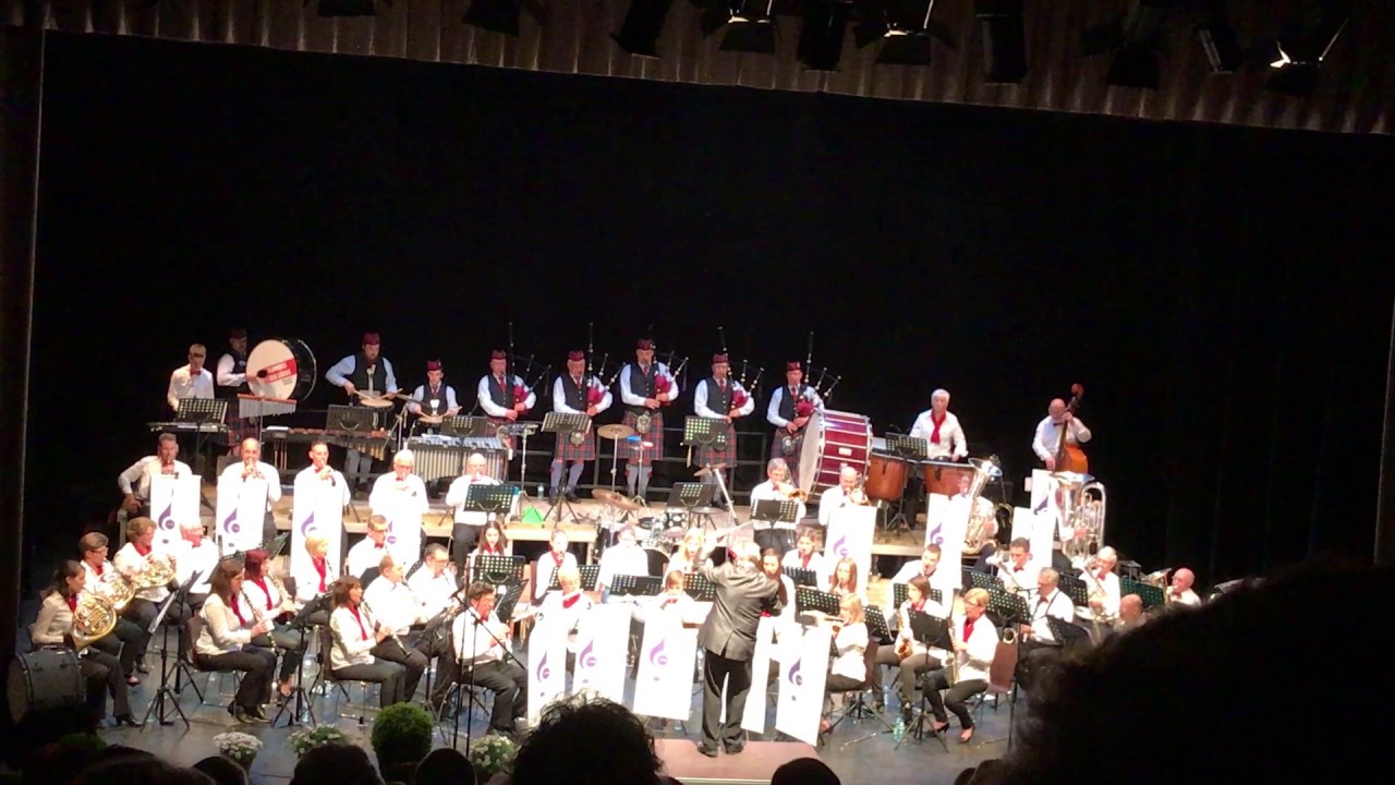 Flanders Red Cross Pipe Band ft. harmonie Sint-Cecilia Sint-Gillis-Waas ...