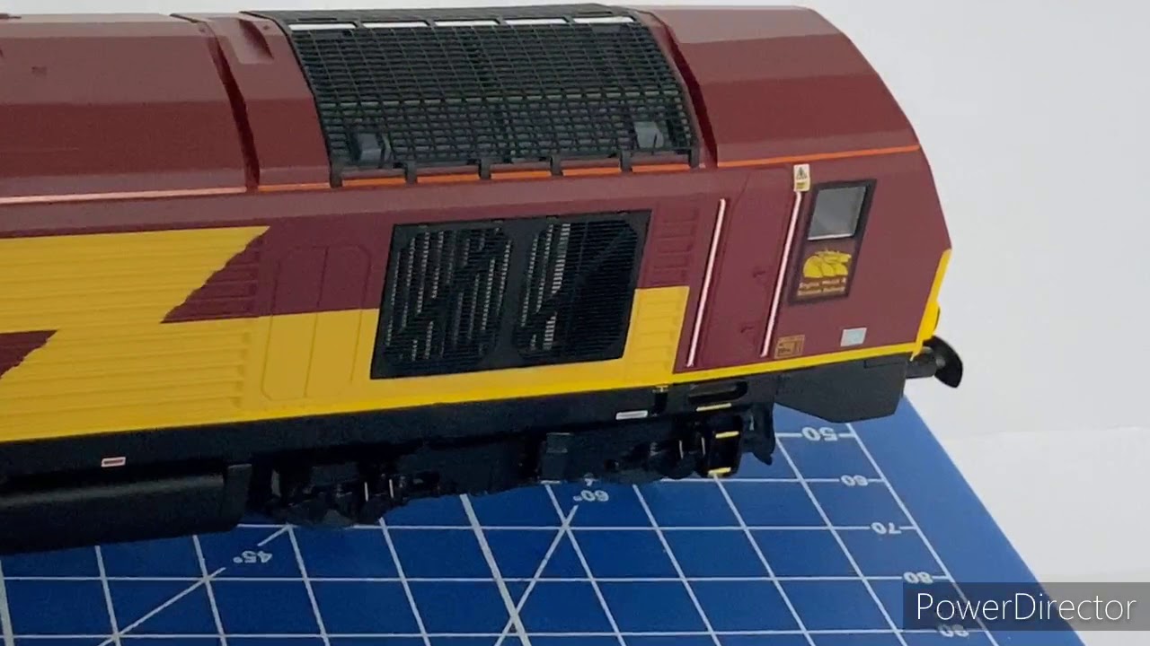 Hornby ews freight train pack review - YouTube
