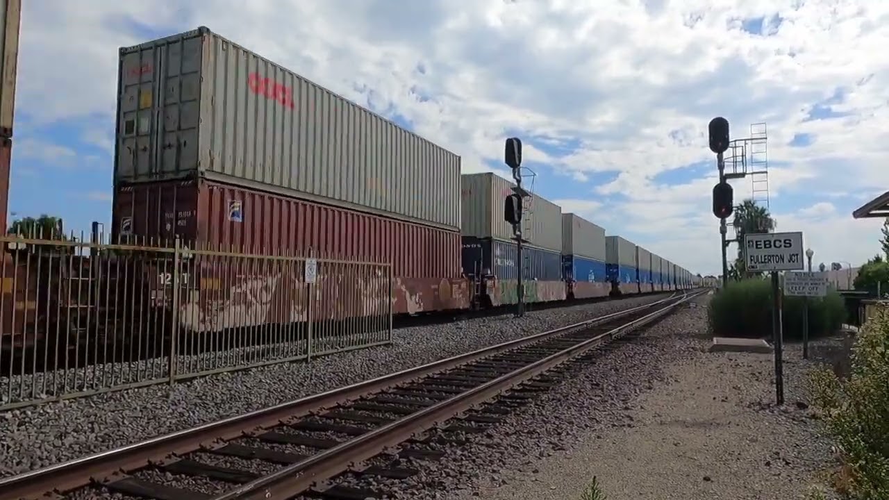 Southern California Freight Train（8040 6664 7532） - YouTube