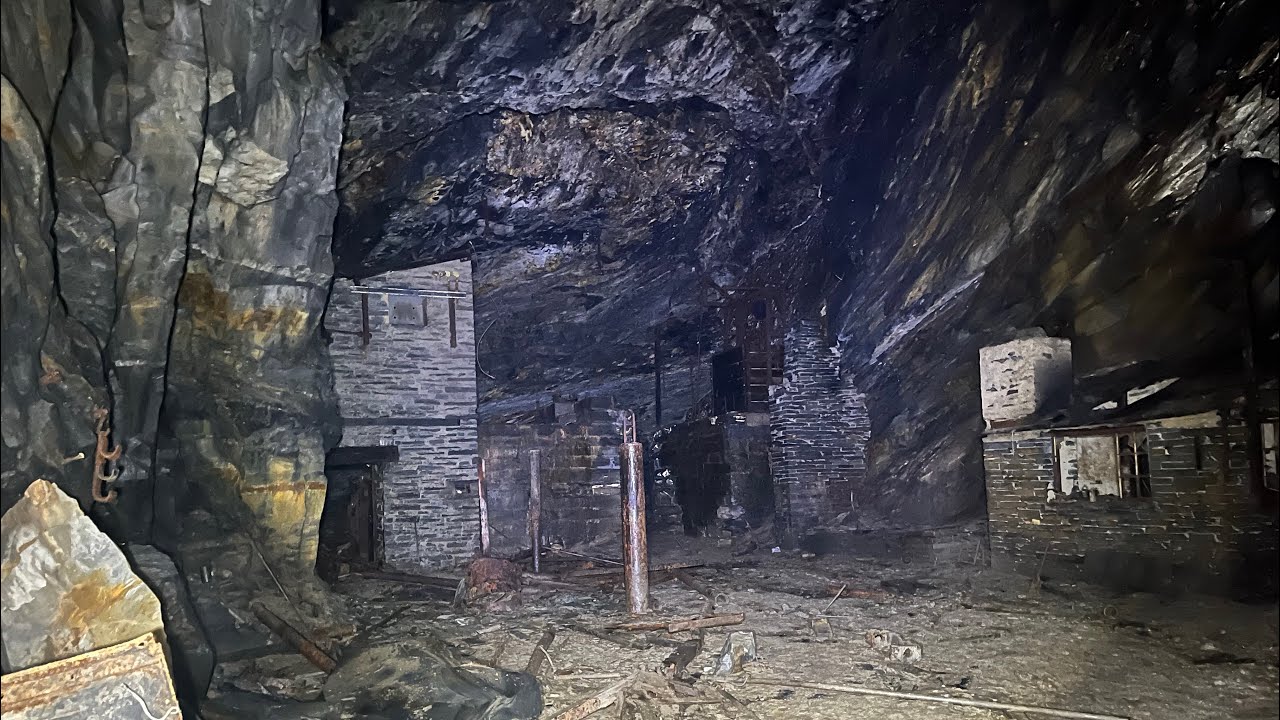 ADVENTURE IN TO THE FORGOTTEN SLATE MINES OF THE UK - YouTube