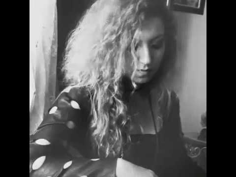 Gonca Yazıcılar - Hastane önünde incir ağacı