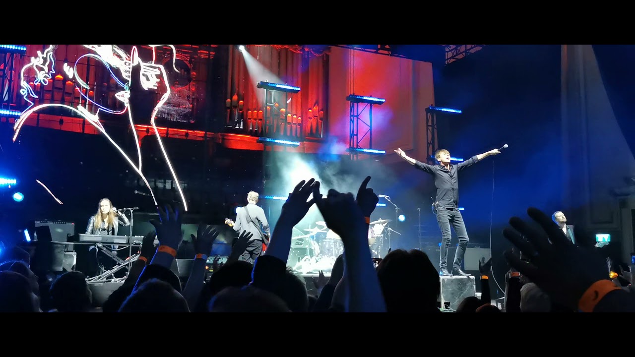 Suede - 'Saturday Night' (Live) - YouTube