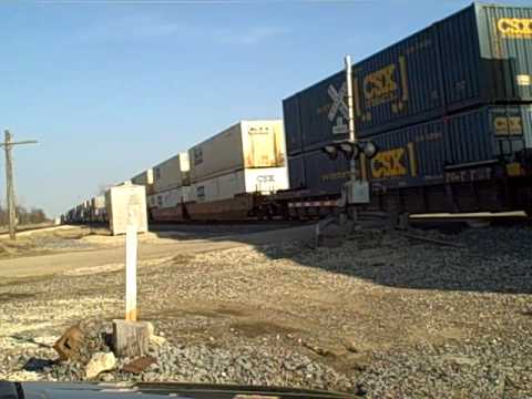 UP 7772 West With Some Loud Traction Motors! - YouTube