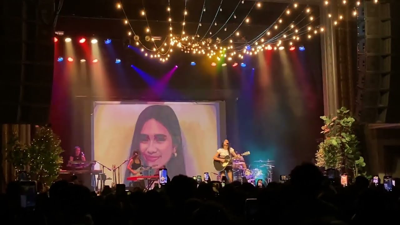 NIKI - 🎵Full Live Concert🎵 - San Francisco - 9/14/22 - YouTube