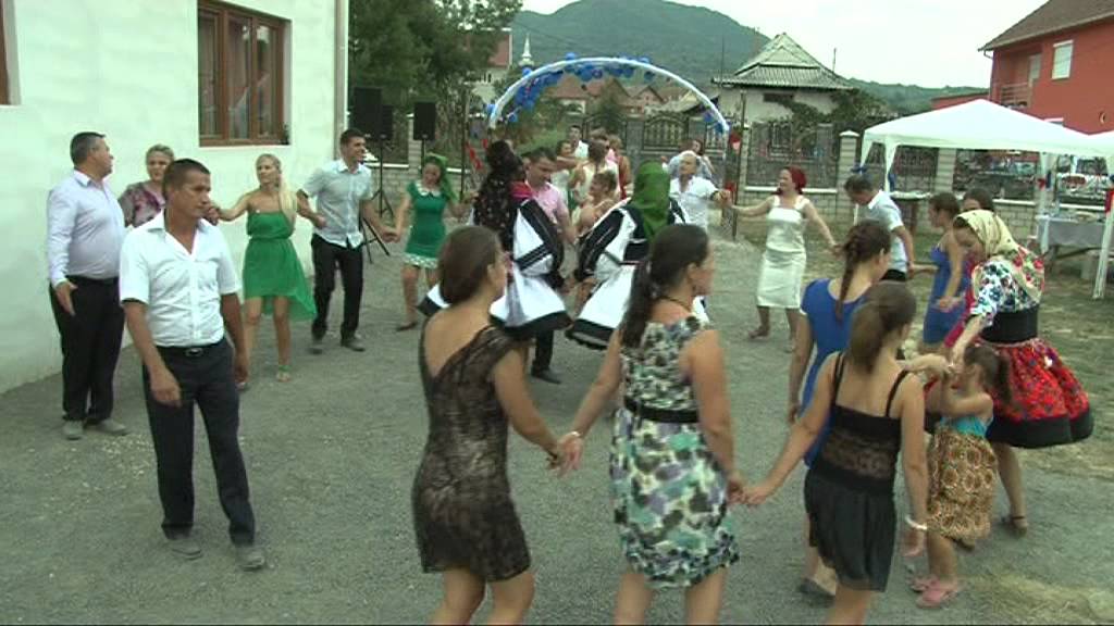 Cinste Cristina si Nelu Pit - Tarsolt - YouTube