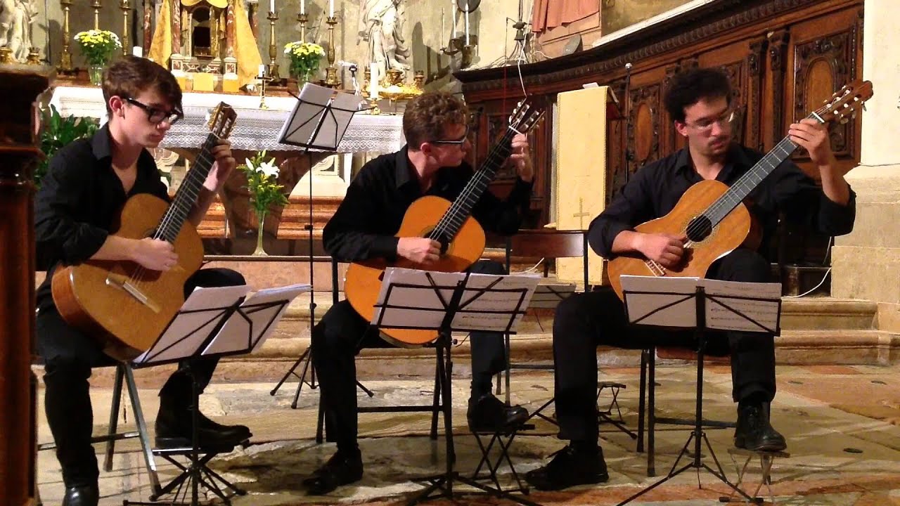 Venetian Strings Trio - Rondò (live) - YouTube