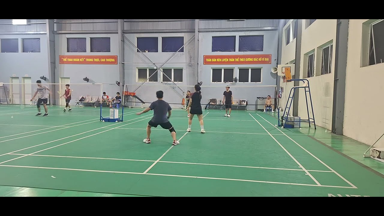 Hùng - Hương Vs Quang - C An - YouTube