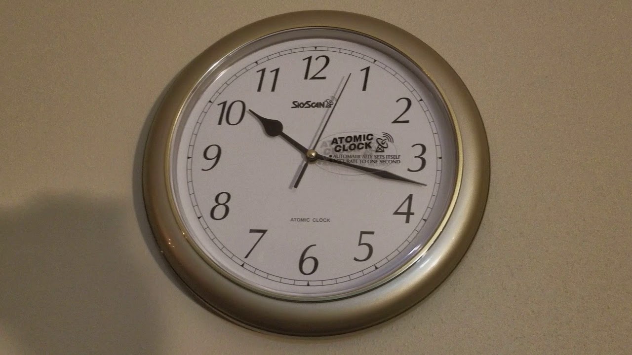 Day time saving - How automatic clock adjusts back an hour [2017-11-05 ...