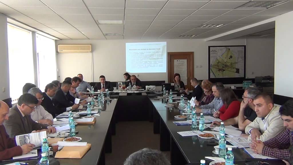 Prezentarea strategiei orasului Gaesti part1 - YouTube