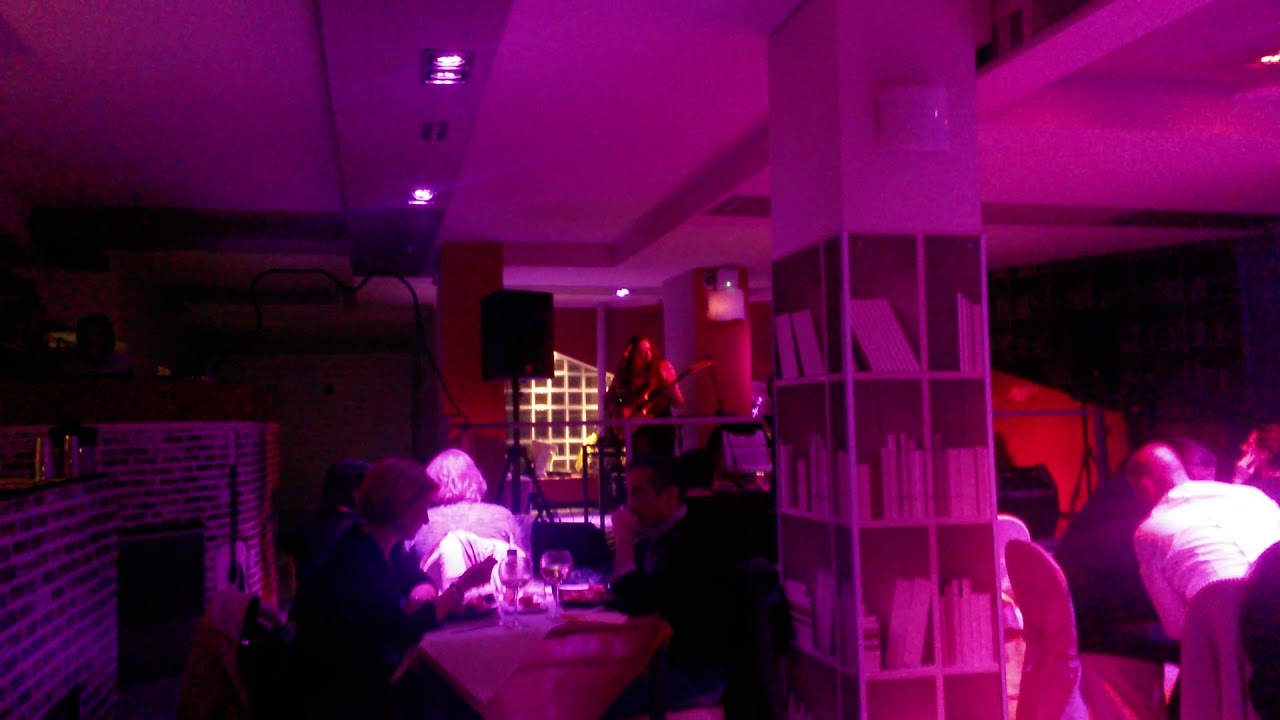 discoteca casa mia genova - YouTube