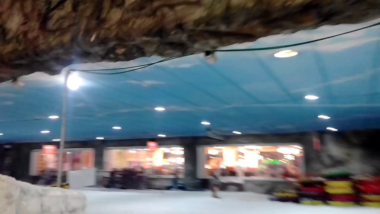 Madrid SnowZone Xanadú - YouTube