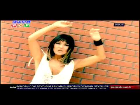 Demet Akalın   Gazete Kral Pop