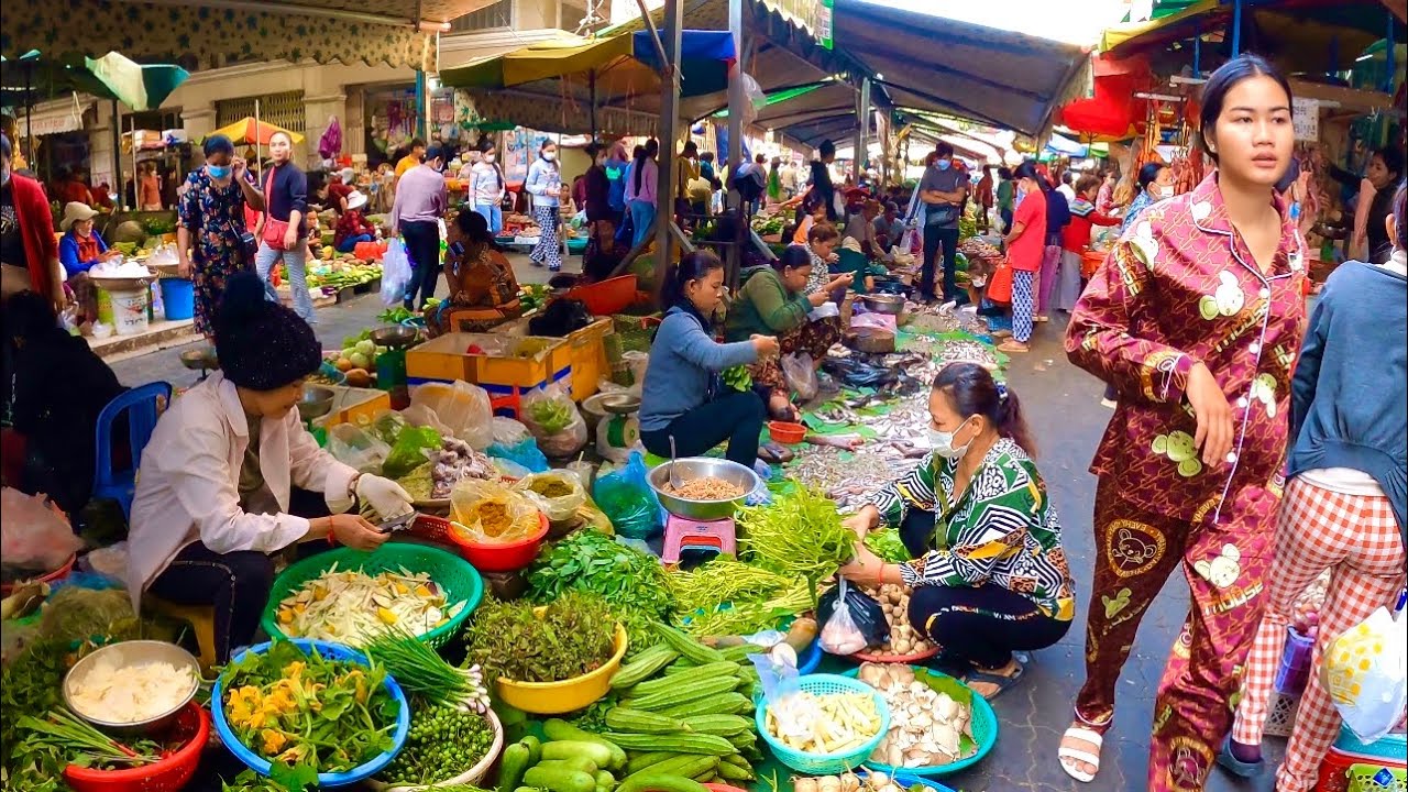 Cambodian Market Food in Phnom Penh - Banana, Vegetable, Fruit, Fish ...