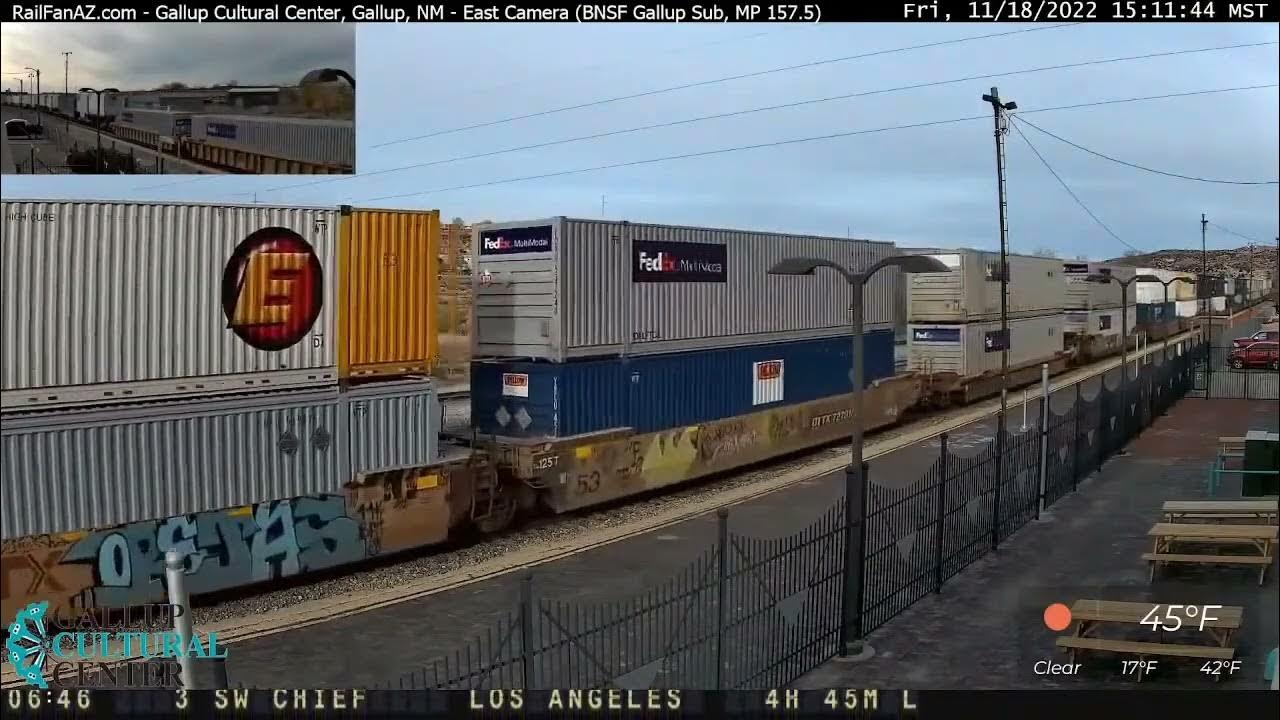 BNSF 7153 leads an intermodal in Gallup, NM - YouTube