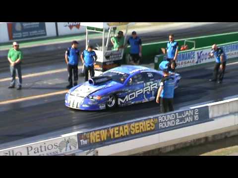 300c SRT8 Vs mopar pro stock car - YouTube